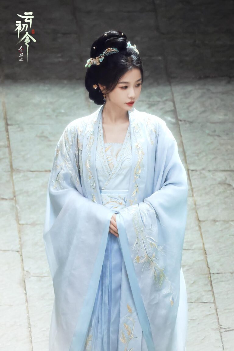 Yu Shu Xin Transforms into Elegant Period Lady in First Look at Just ...